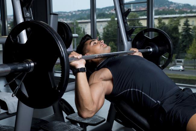 Cómo hacer correctamente la retracción escapular: levanta más peso y ...