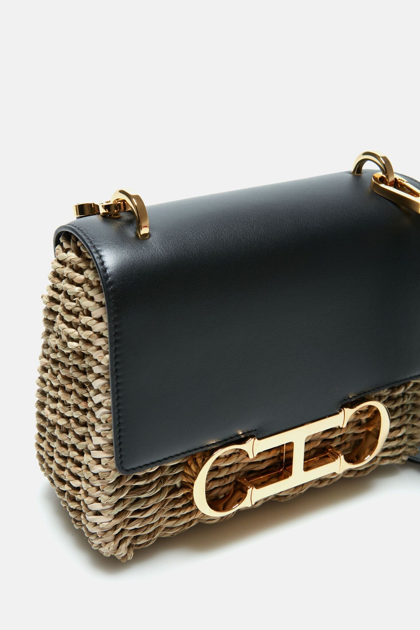 21 bolsos de rafia y mimbre muy estilosos: todas las marcas (también ...