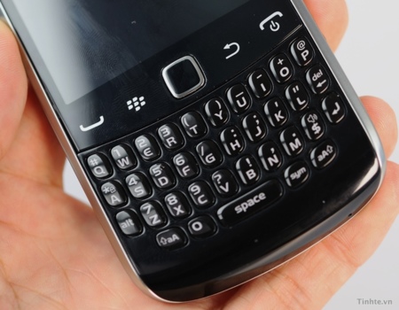 BlackBerry Curve Apollo se deja querer por la cámara