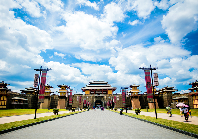 Así es Hengdian, la descomunal ciudad-estudio de cine creada por China ...