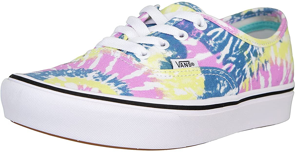 Seis zapatillas Vans que son ideales para dar un toque cómodo a ...