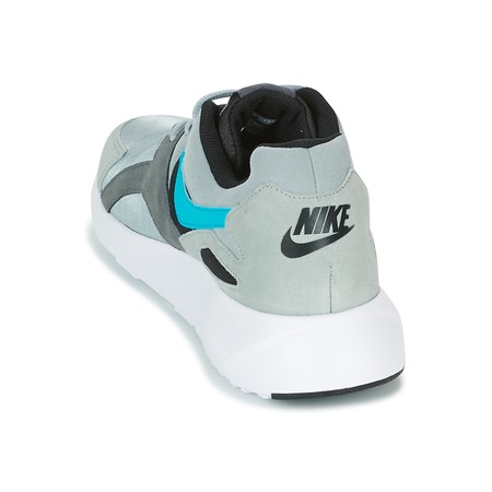 Tras un 50% de descuento podemos hacernos con las zapatillas deportivas ...