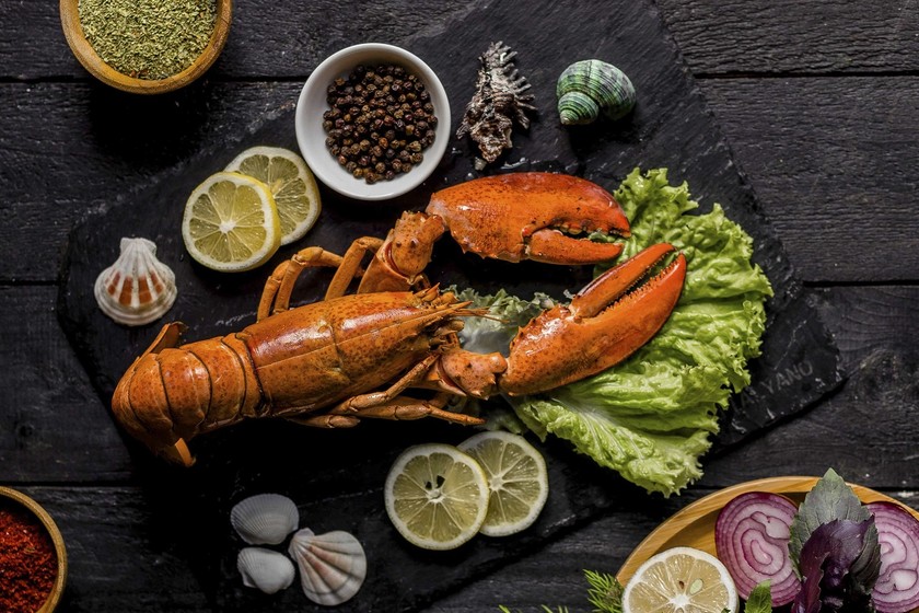 Langosta al mojo de ajo. Receta de la cocina tradicional mexicana