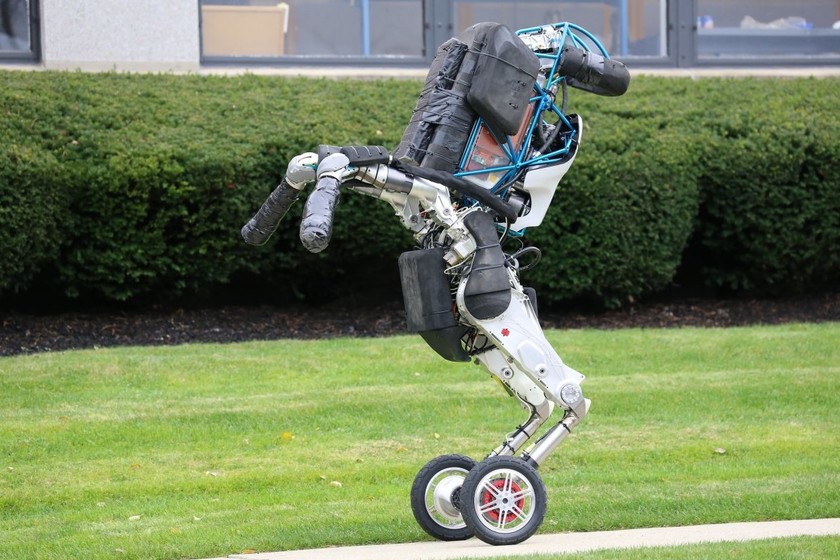 El asombroso robot bípedo con ruedas de Boston Dynamics se vuelve más ...