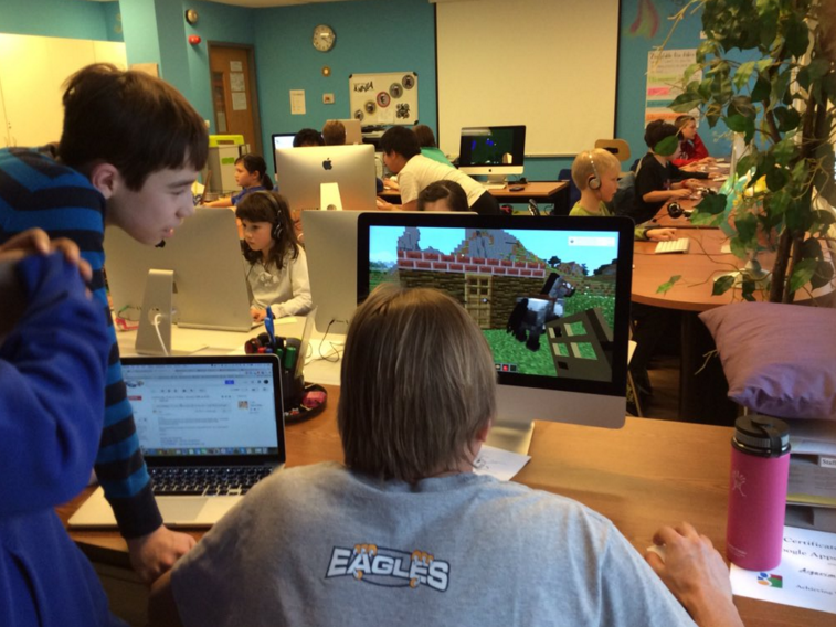 Jugar a Minecraft en el aula: así es como construir a base de píxeles ...