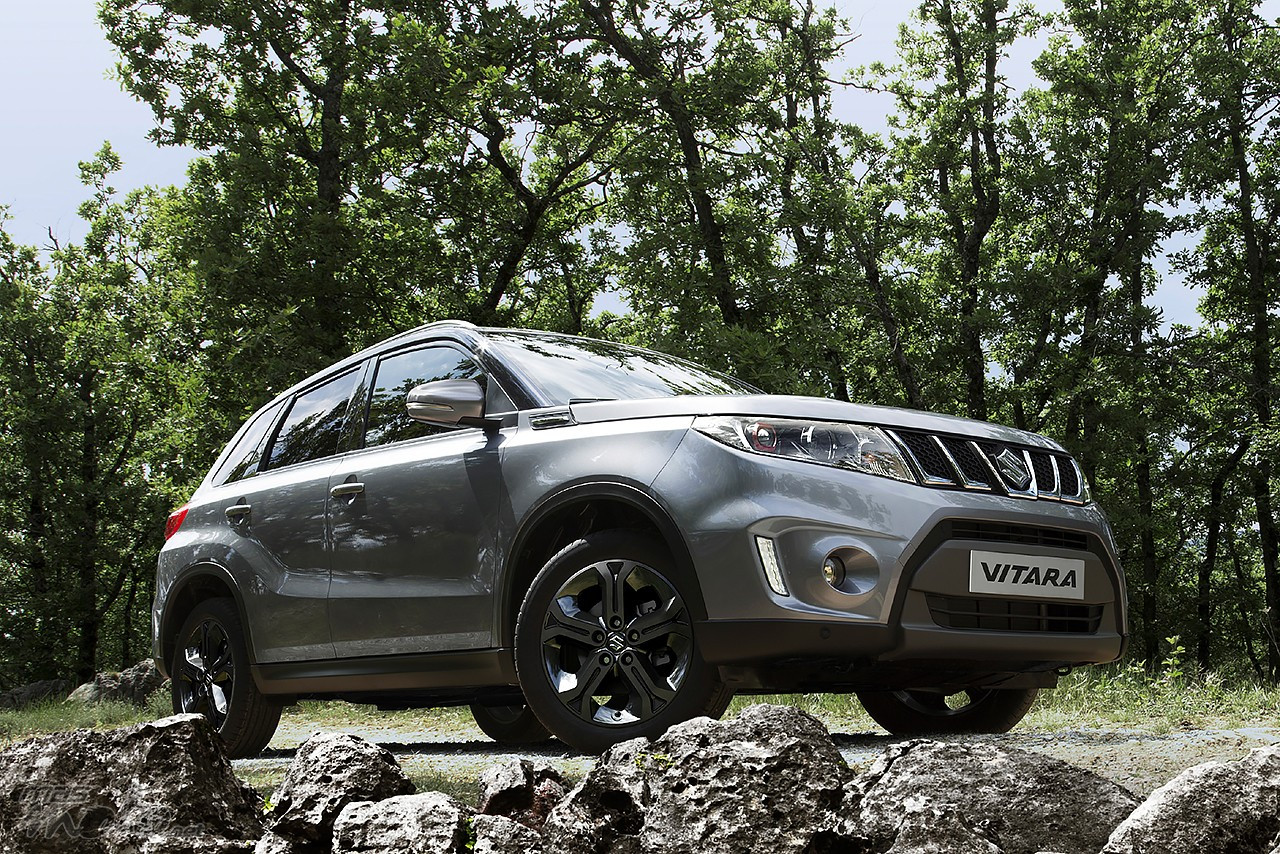 El Suzuki Vitara más deportivo estrena motor, cambio y frontal