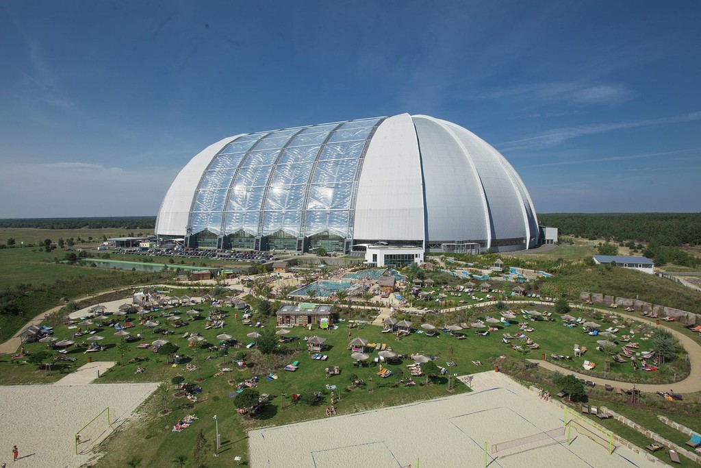 Aerium, el hangar más grande del mundo: de base militar nazi a exótico ...