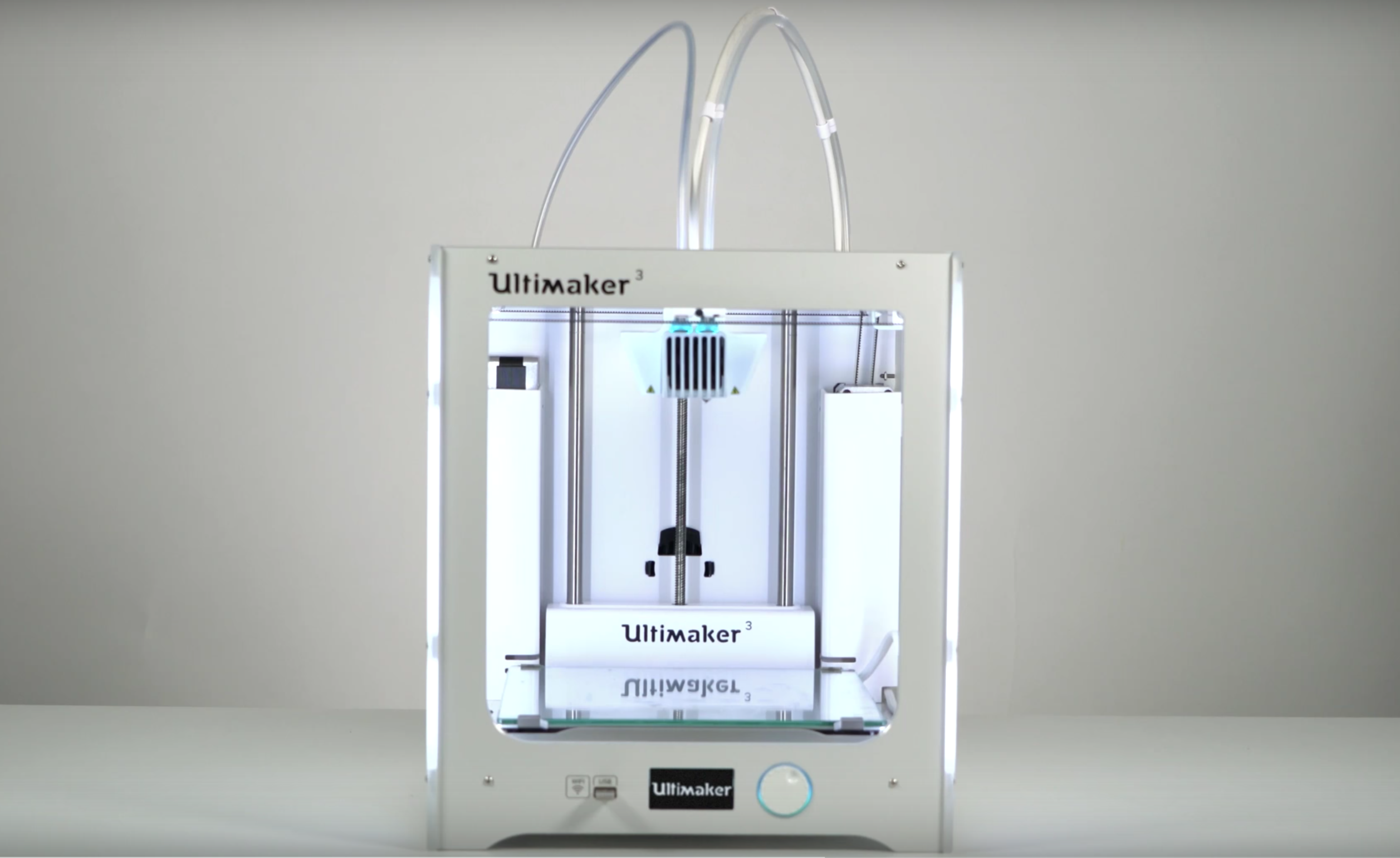 La Ultimaker 3 es una impresora 3D que permite usar dos materiales ...