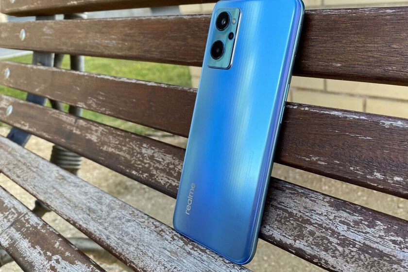 Para quien busca un móvil bonito y con mucha batería: este Realme se ...