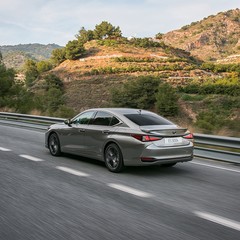 Lexus ES 300h y RC 300h 2019, prueba contacto: híbridos de lujo con ...