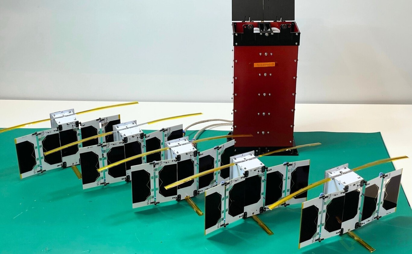 Platzi alcanza el espacio con su primer satélite a bordo de un cohete ...