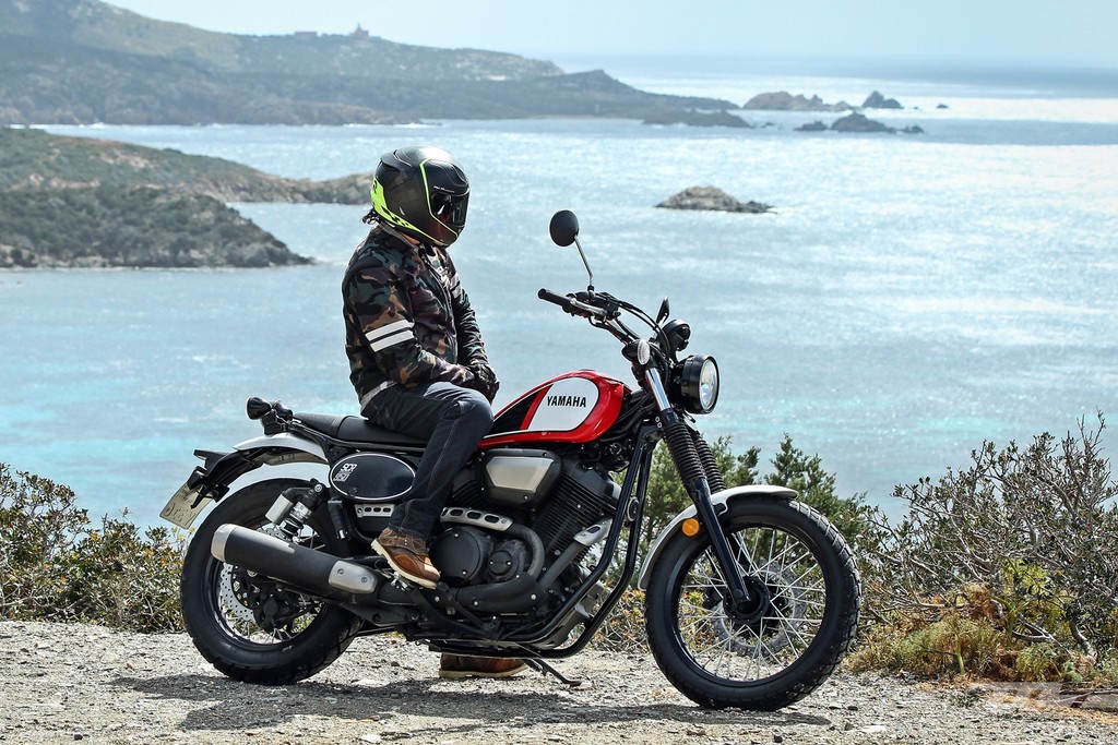 Yamaha SCR950 2017, una scrambler con corazón V2 con la que perderte ...