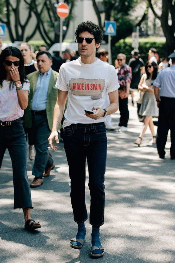 El combo de chanclas y calcetines conforman los mejores looks del ...