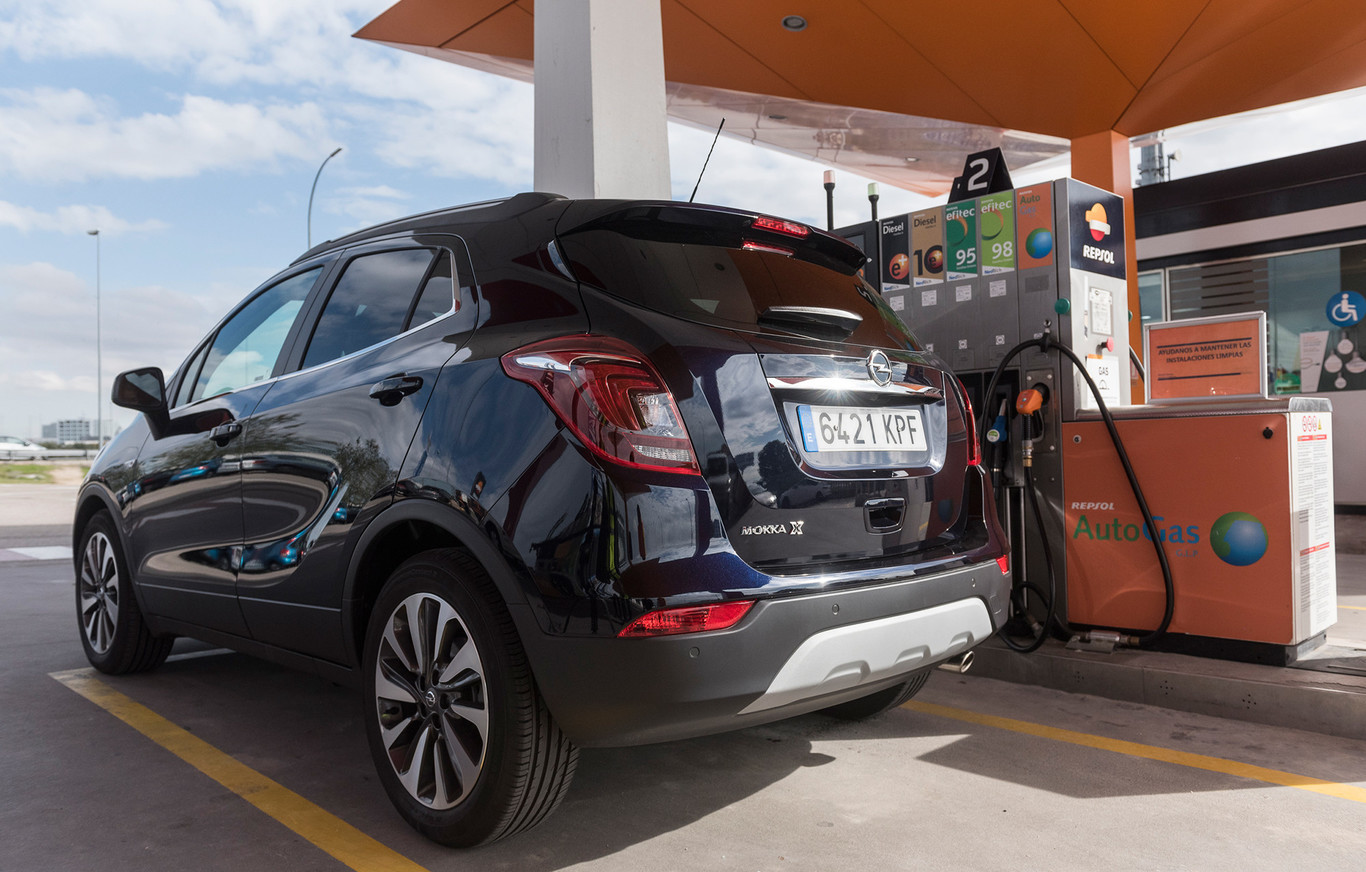 Coches de gas frente a coches eléctricos: estas son las armas que tiene ...