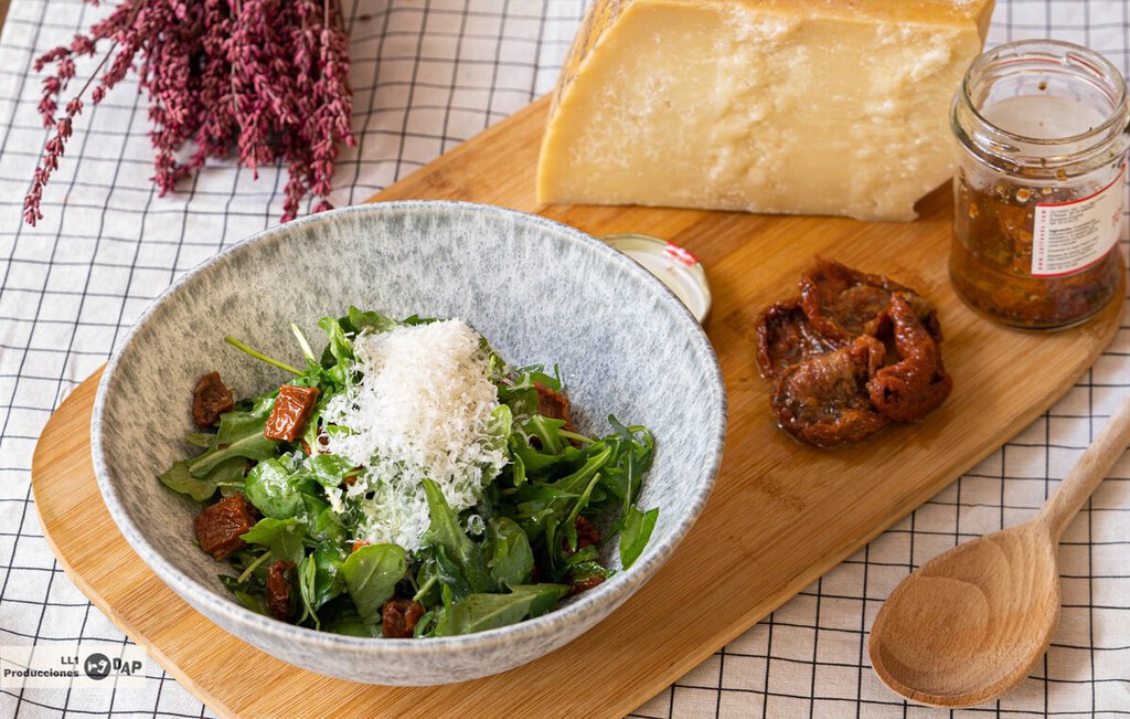 Qué es la rúcula: propiedades, beneficios y cómo usarla en la cocina ...