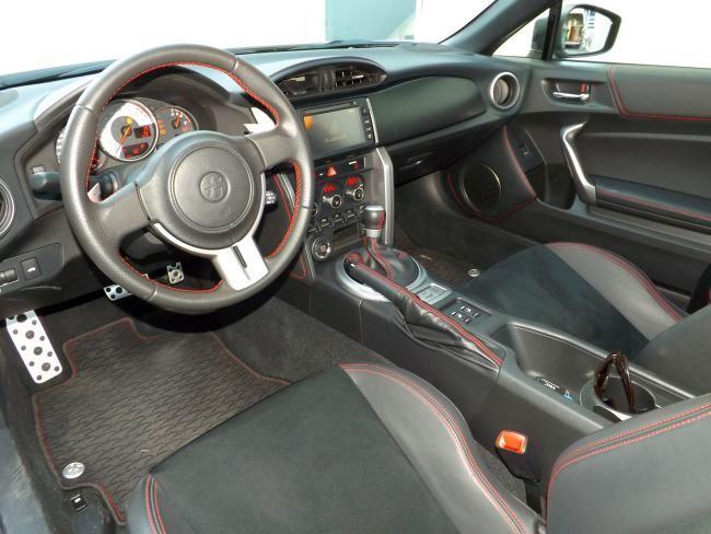El Toyota GT86 a prueba, interior, habitabilidad y experiencia al volante