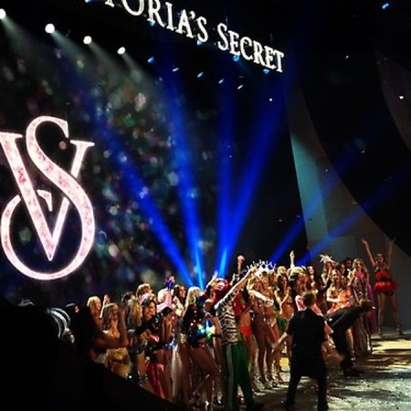 Este desfile de Victoria's Secret fue un poco menos secret ... ¡Los ...