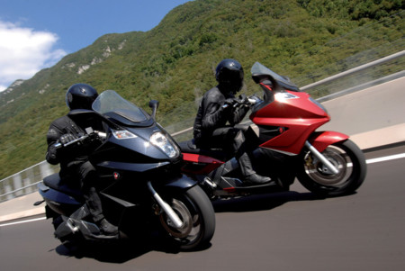 Gilera GP 800 maxi-scooter