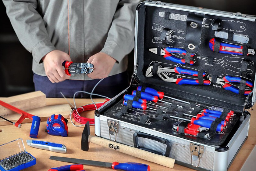 Amazon reta a Lidl con el maletín de herramientas más completo: 119 ...
