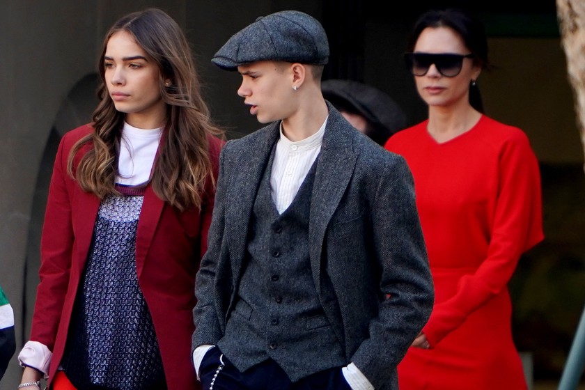 Conjuntadas con 20 años de diferencia: Victoria Beckham y Hana Cross se ...