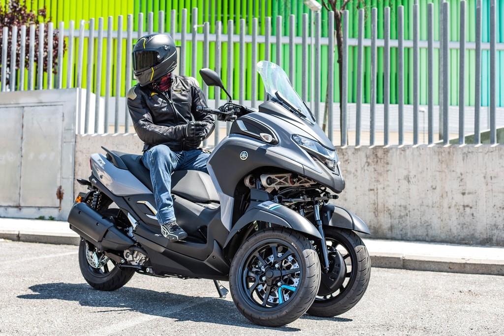 Yamaha Tricity 300 2020, prueba: scooter sin carnet, con tres ruedas y ...