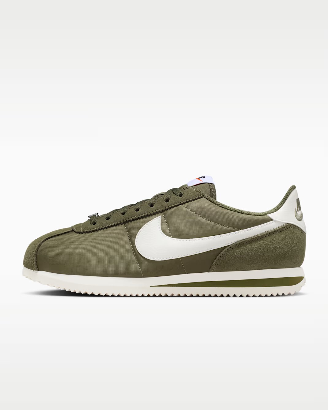 El verde safari se apodera de las Nike más vistas en Madrid esta ...