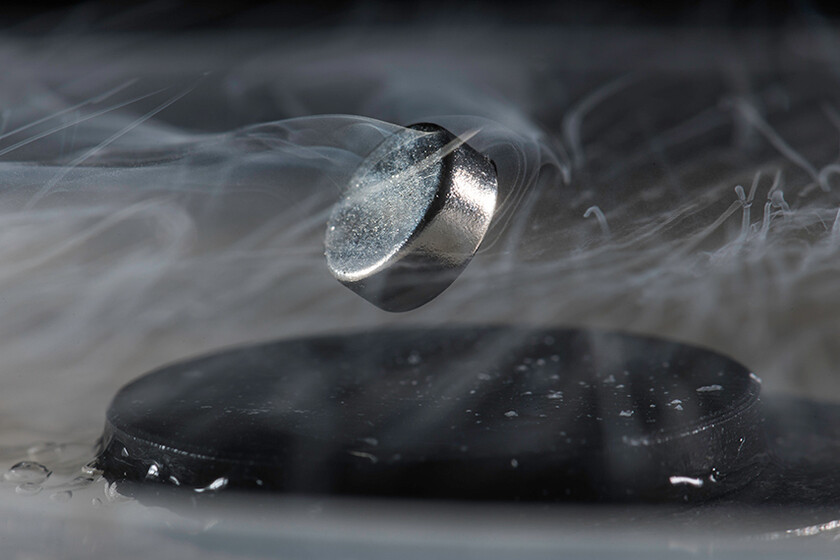 Consiguen crear el primer material superconductor del mundo que funciona a temperatura ambiente