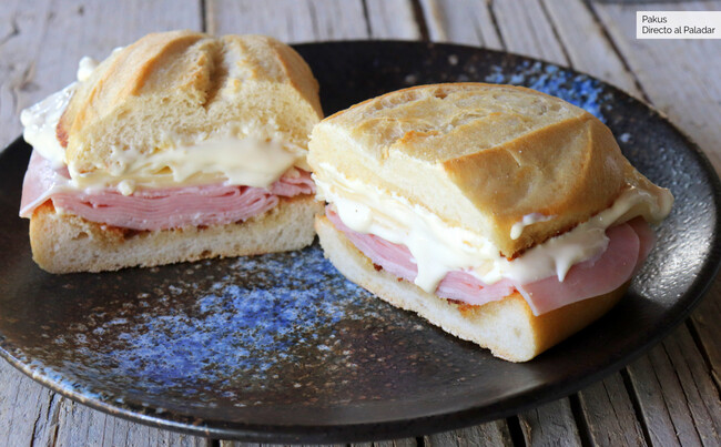 Receta de pitufo mixto: el bocadillo de jamón y queso del desayuno ...