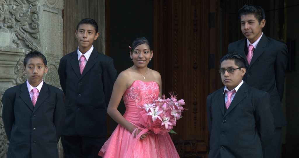 Cumplir quince años es la nueva boda: cómo una tradición latina (muy ...