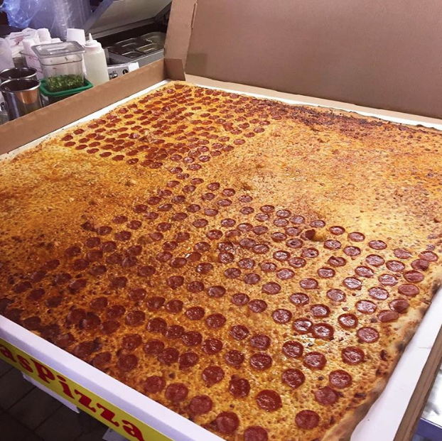The Giant Sicilian es la pizza para levar más grande del mundo y es ...
