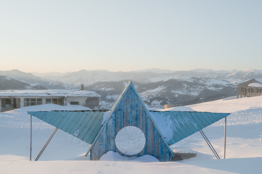 Chris Herwig vuelve a deslumbrarnos con nuevos ejemplos de hermosas paradas de bus soviéticas