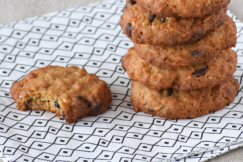 Galletas de espelta, avena, almendra y chocolate. Receta de postre ...
