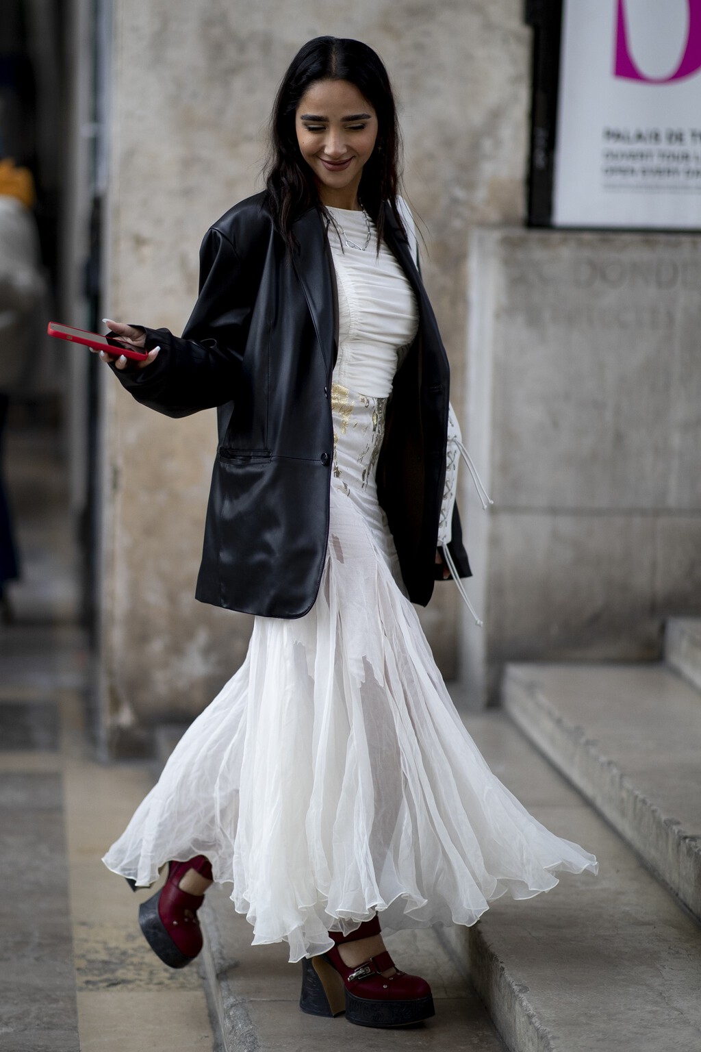 Cómo llevar un vestido blanco y 25 ideas para combinarlo con acierto