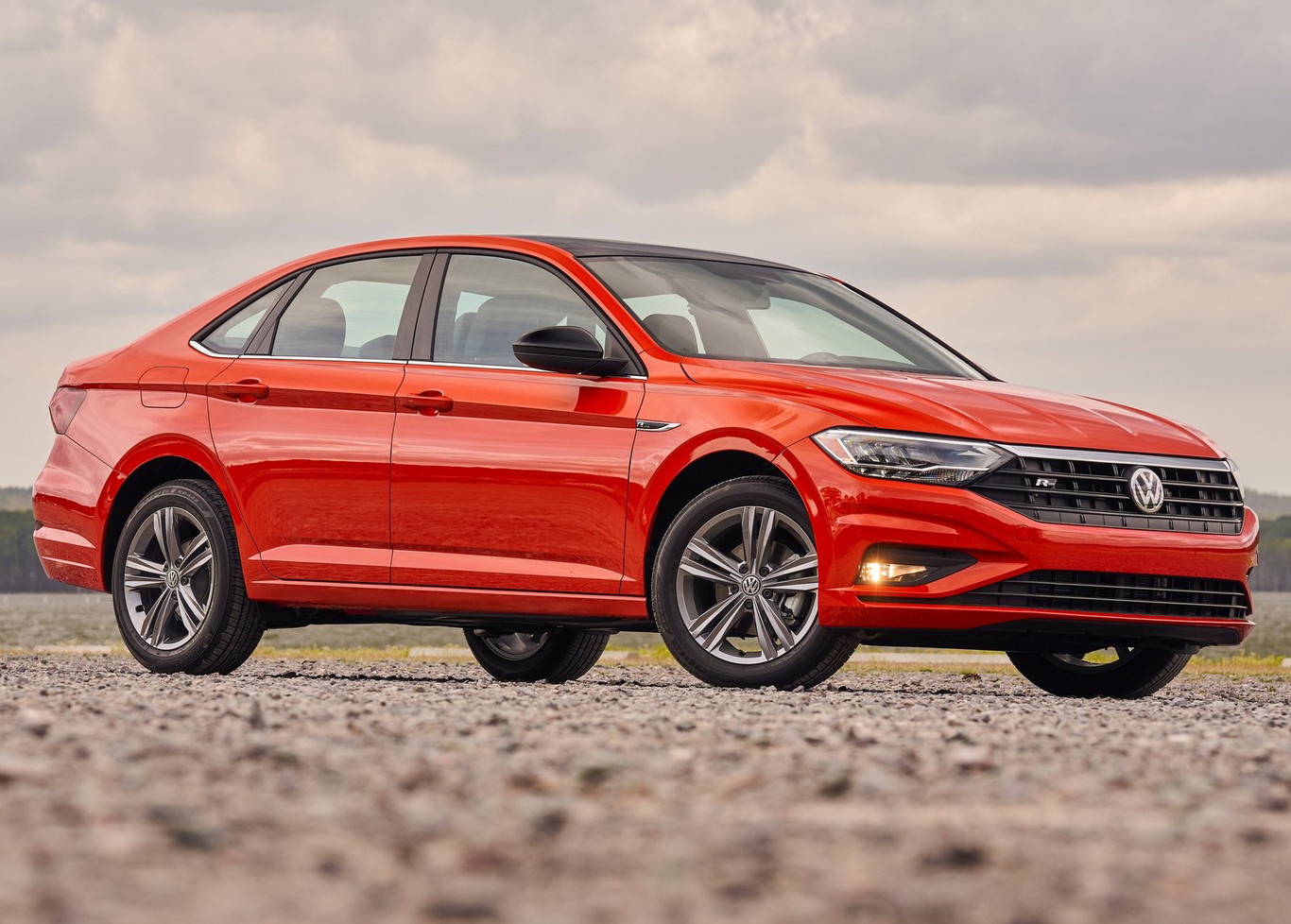 Volkswagen Jetta R-Line vs. SEAT León FR: Análisis comparativo en México