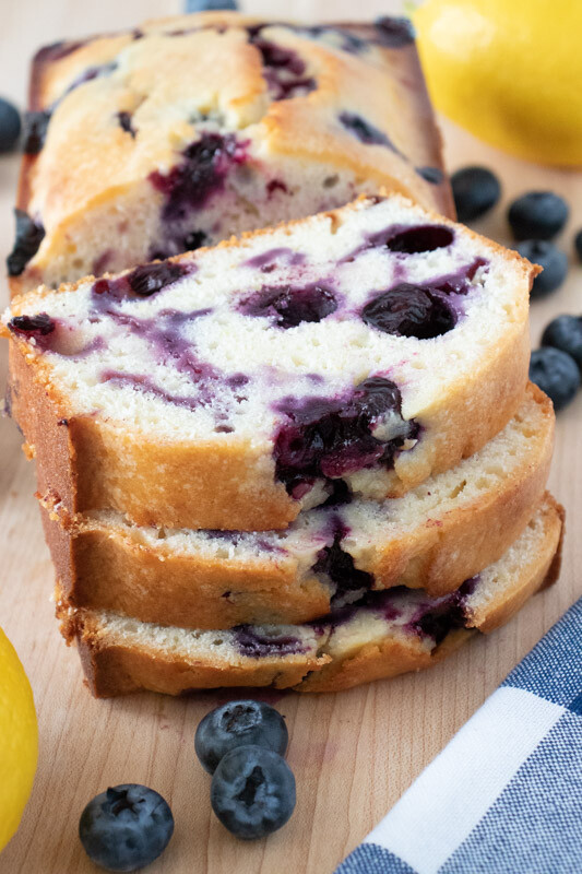 Receta de panqué de ralladura de limón eureka, blueberry y yogur griego ...
