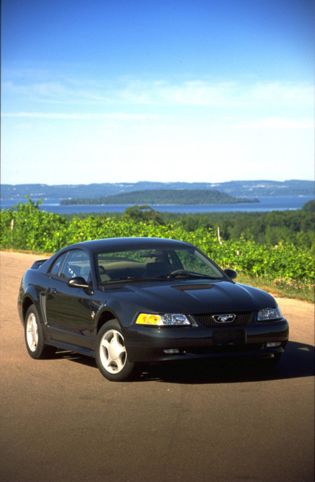 Ford Mustang: generación de 1994 a 2004
