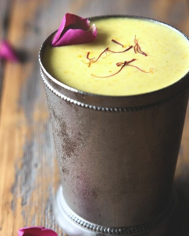 Cinco bebidas indias que nos acercarán al país asiático sin salir de casa