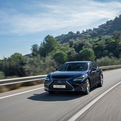 Lexus ES 300h y RC 300h 2019, prueba contacto: híbridos de lujo con ...