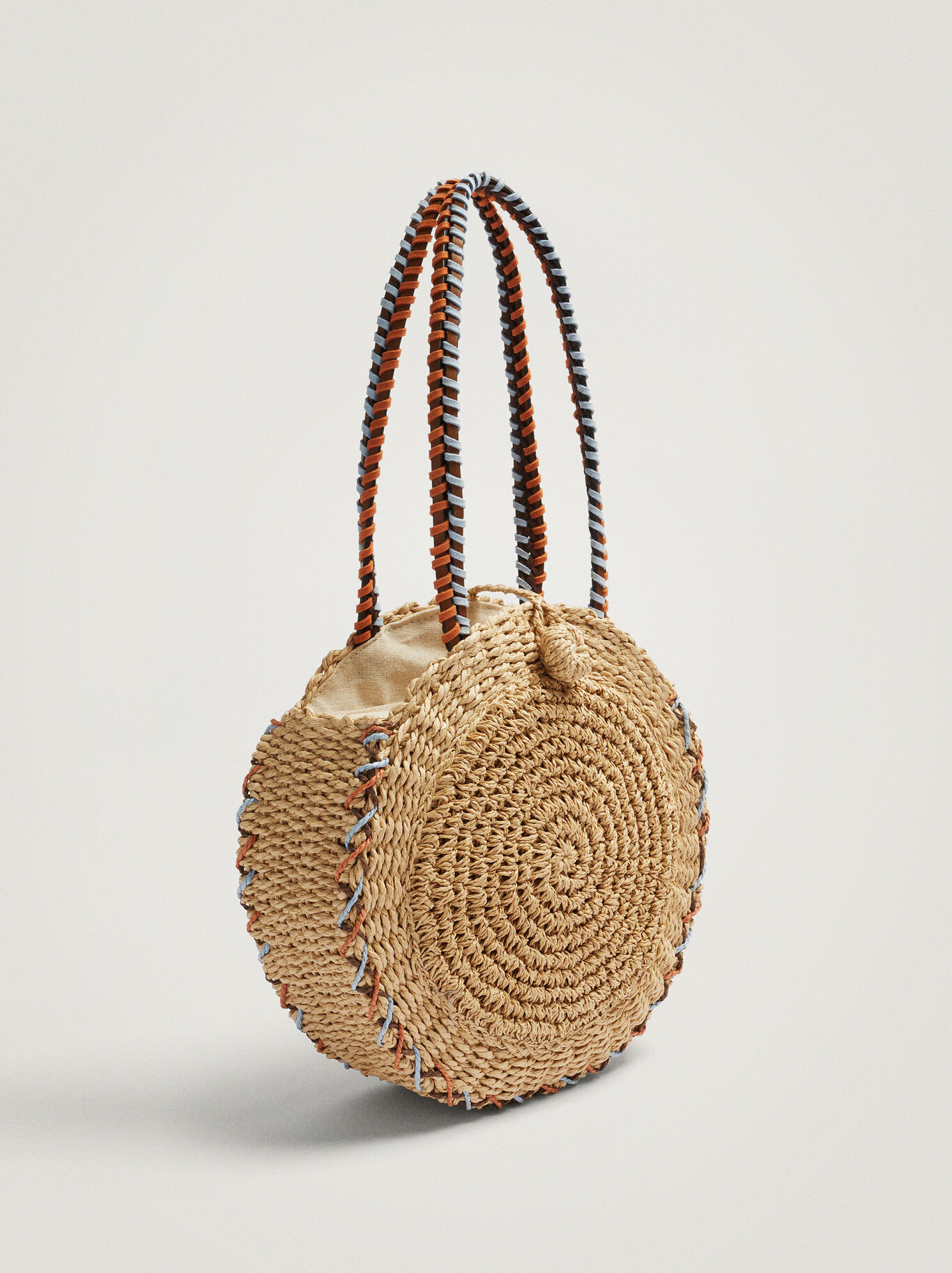 19 bolsos de rafia y mimbre: la tendencia que arrasa en los looks de verano