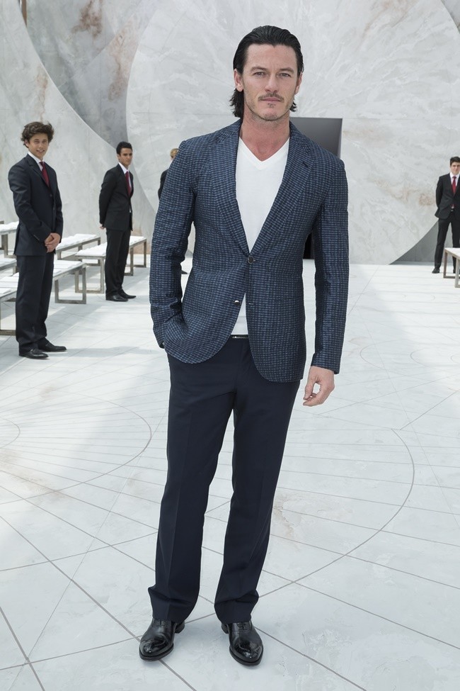 ¿Quién es Luke Evans, el hombre al que regalaríamos nuestro cuello?