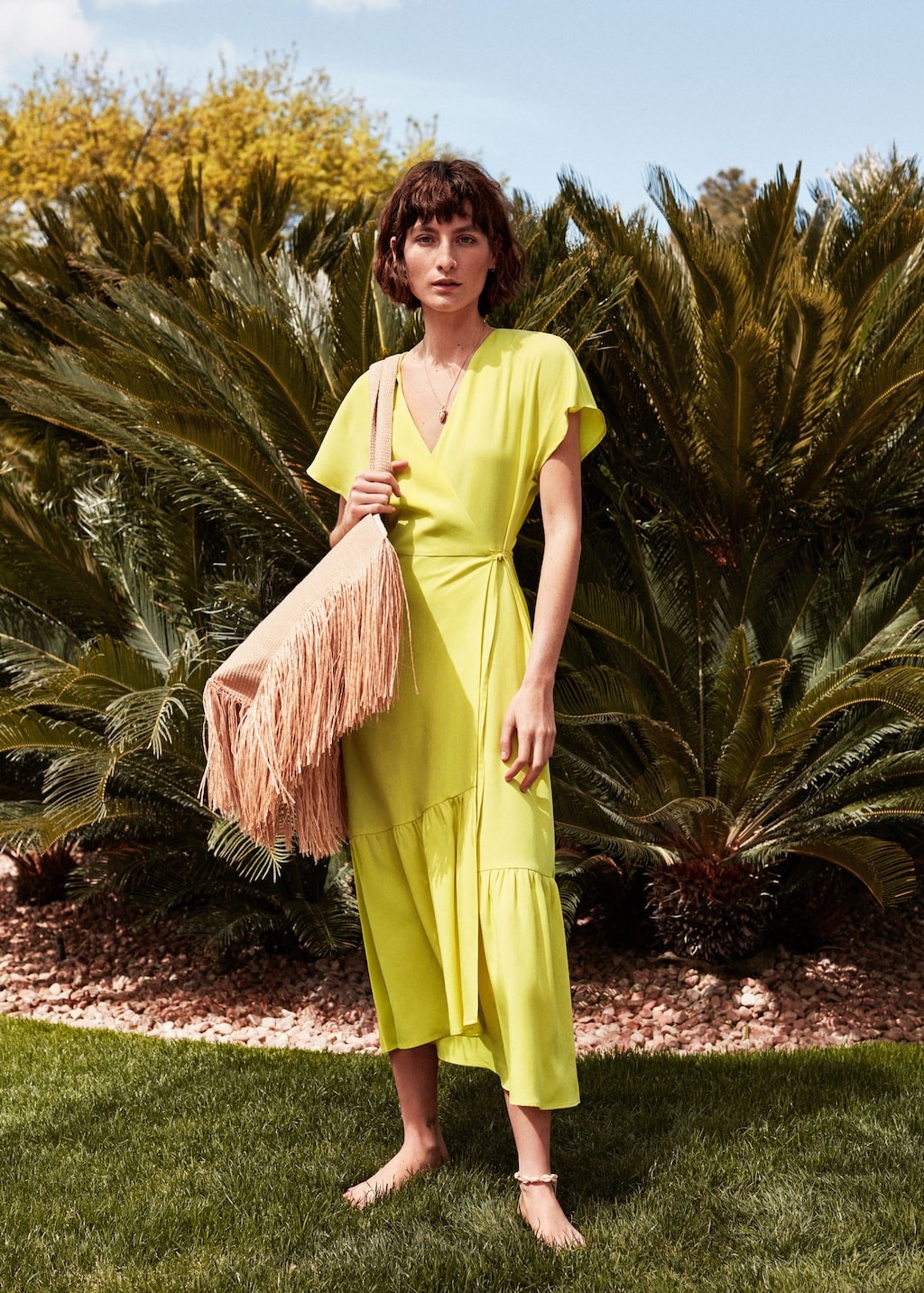 Las nuevas piezas de Mango nos teletransportan a un lugar cálido y ...