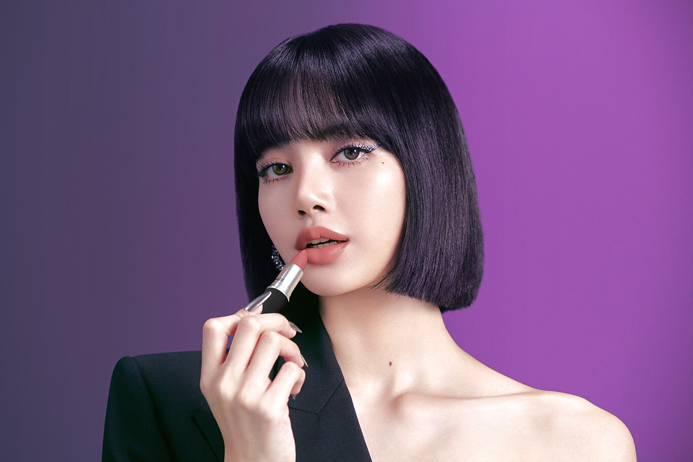 La Celebridad Lisa De BlackPink Es Embajadora De MAC Cosmetics 