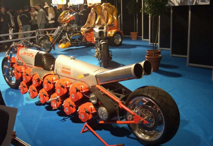 Alguien creó una moto con 24 motores de motosierra para reírse de la ...