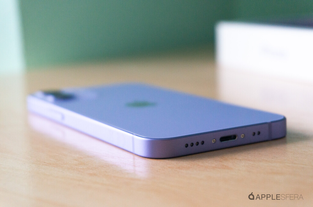 iPhone 12 mini en color púrpura, así es en imágenes