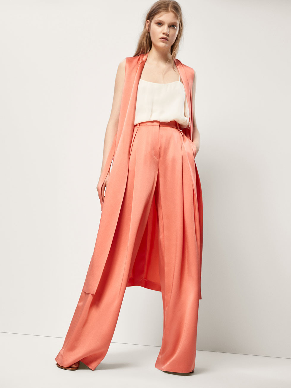 Los pantalones de moda siguen estas tendencias, ¡y todos son low-cost!