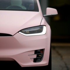Este es Verity, el genuino Tesla Model X de color rosa