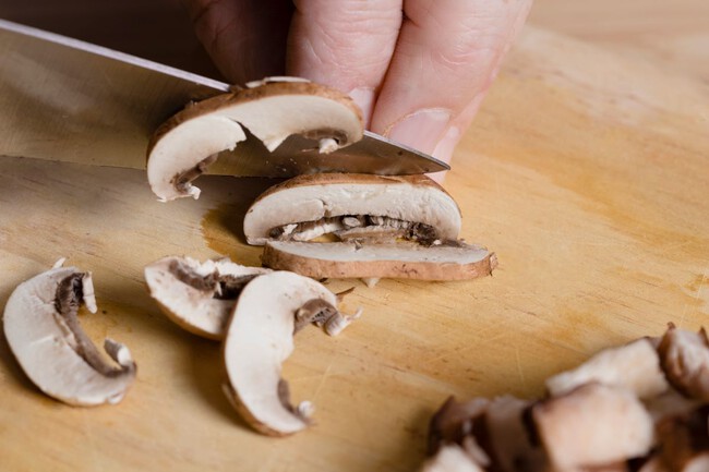 Cómo hacer una 'Sopa de hongos mixtos' con la receta del chef Ricardo ...