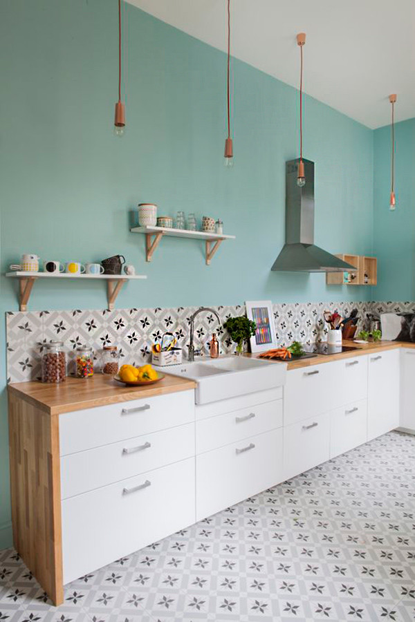 17 ideas de cómo decorar tu cocina con colores azul y blanco