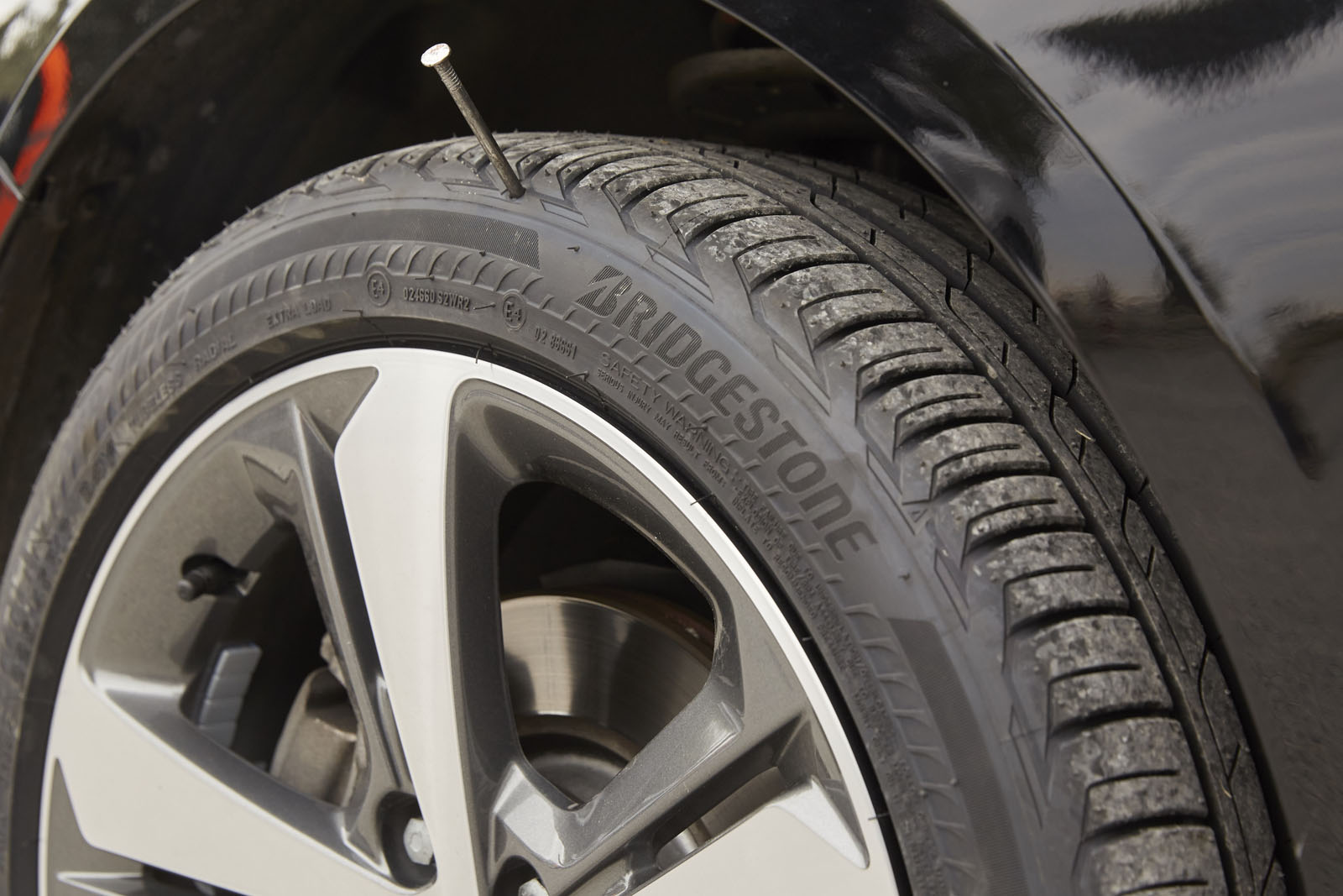 Bridgestone DriveGuard, el nuevo neumático antipinchazo para todos los ...