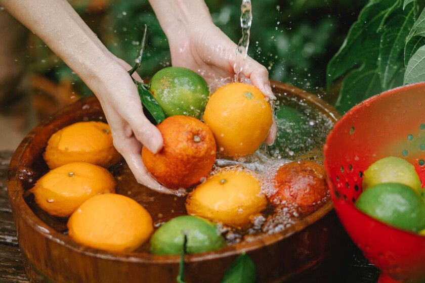 Cómo lavar frutas y verduras correctamente, según expertos